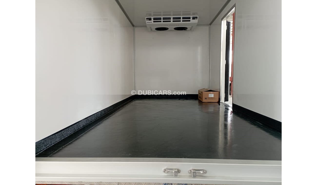 New Isuzu NPR reefer -frigo box 71 4.6 L 2024 for sale in Dubai - 696054