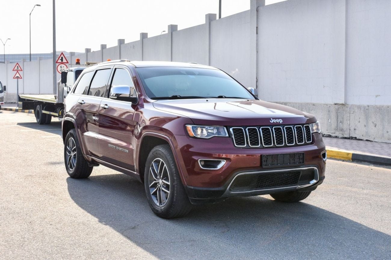 Used Jeep Grand Cherokee Limited 2018 for sale in Sharjah - 774040