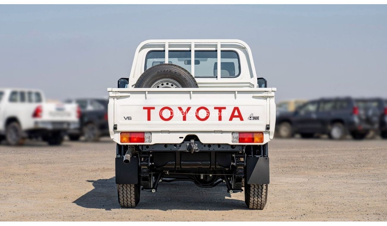 جديدة تويوتا لاند كروزر بيك آب LAND CRUISER LC79 SC 4.2L V6 DIESEL 2024 2024 للبيع في دبي - 779864