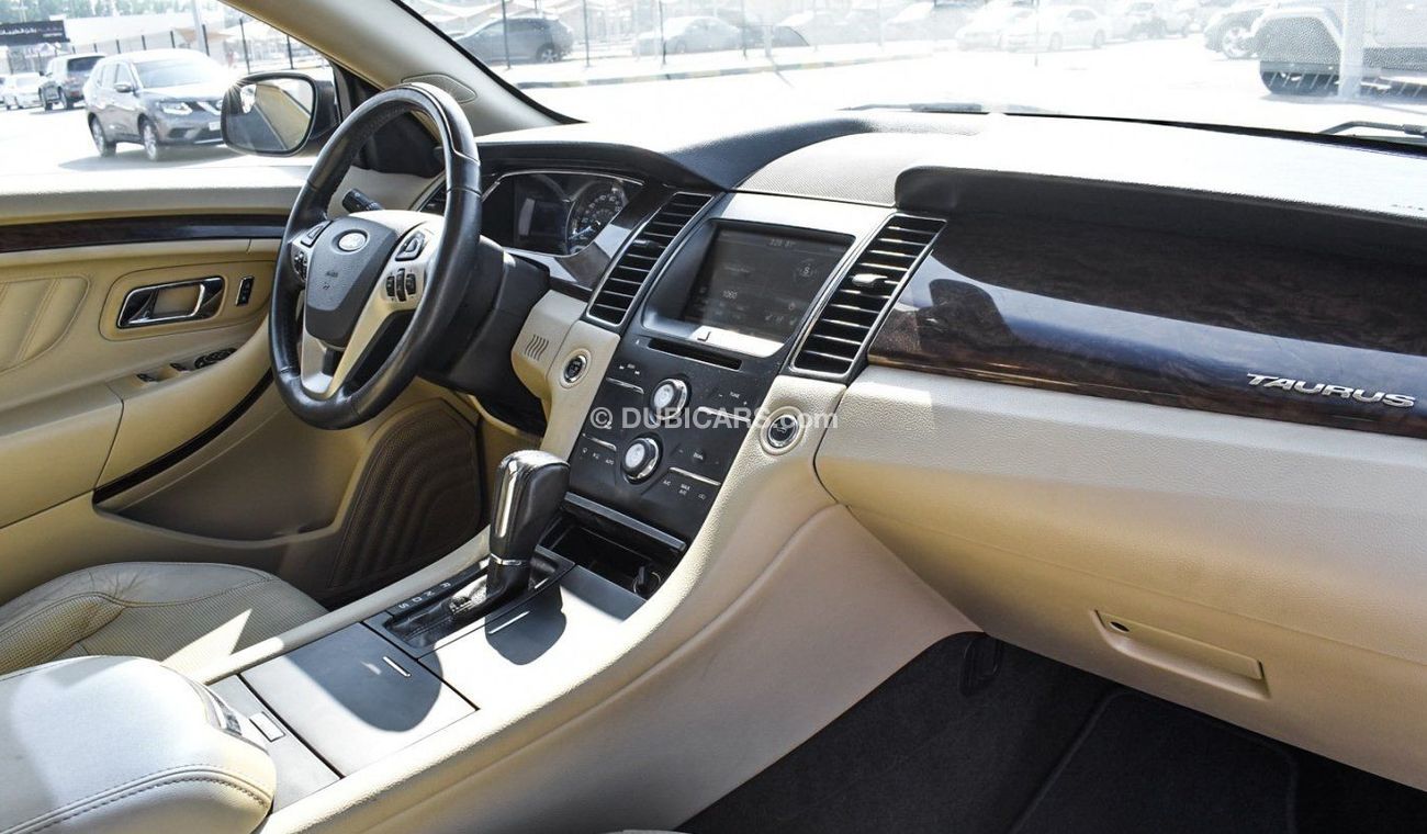 Used Ford Taurus SEL 2015 for sale in Dubai - 660765