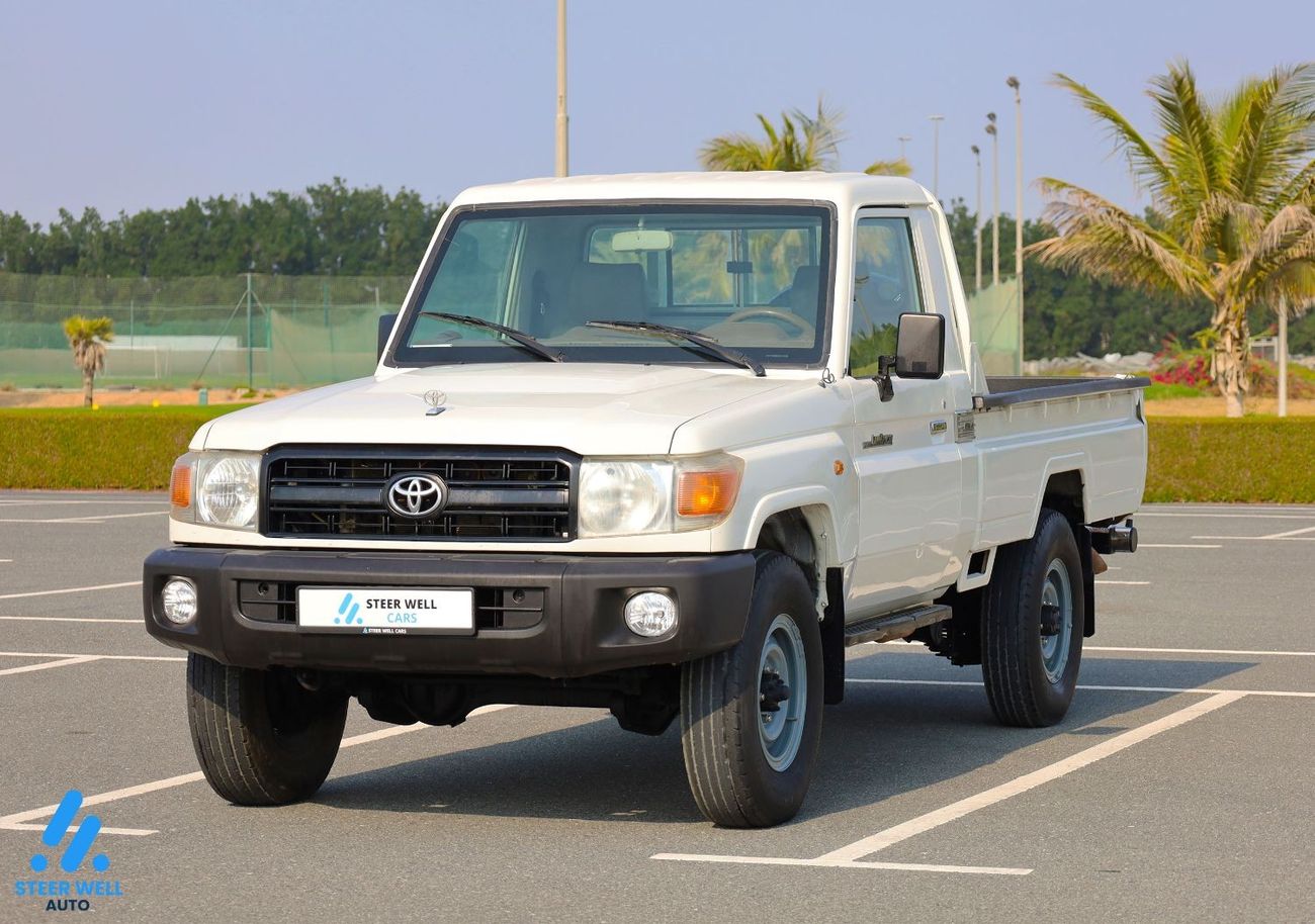 Used Toyota Land Cruiser Pick Up 79 EXR 2015 Single Cab Pick Up 4.0L - Petrol M/T - GCC Specs ...