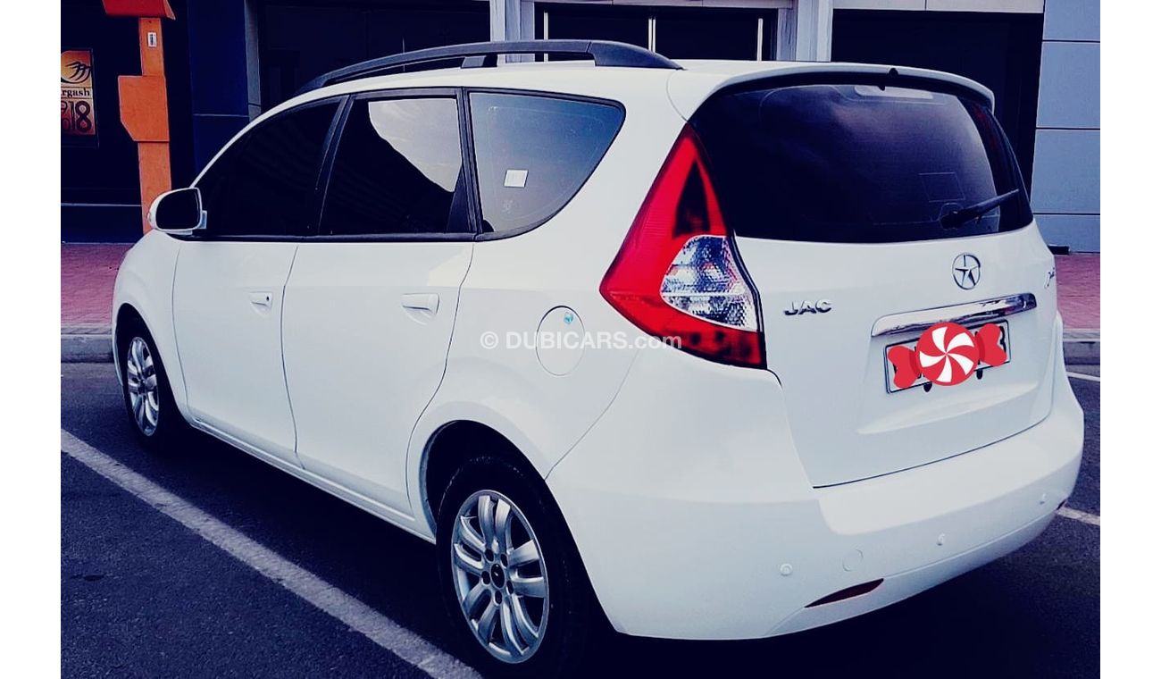 Used JAC J6 2016 for sale in Dubai - 239999