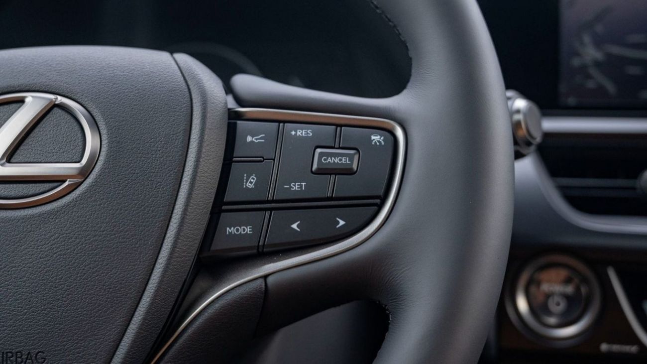 New Lexus UX250h 2.0L HYBRID - WHITE: SUNROOF, HUD, WIRELESS CHARGER ...