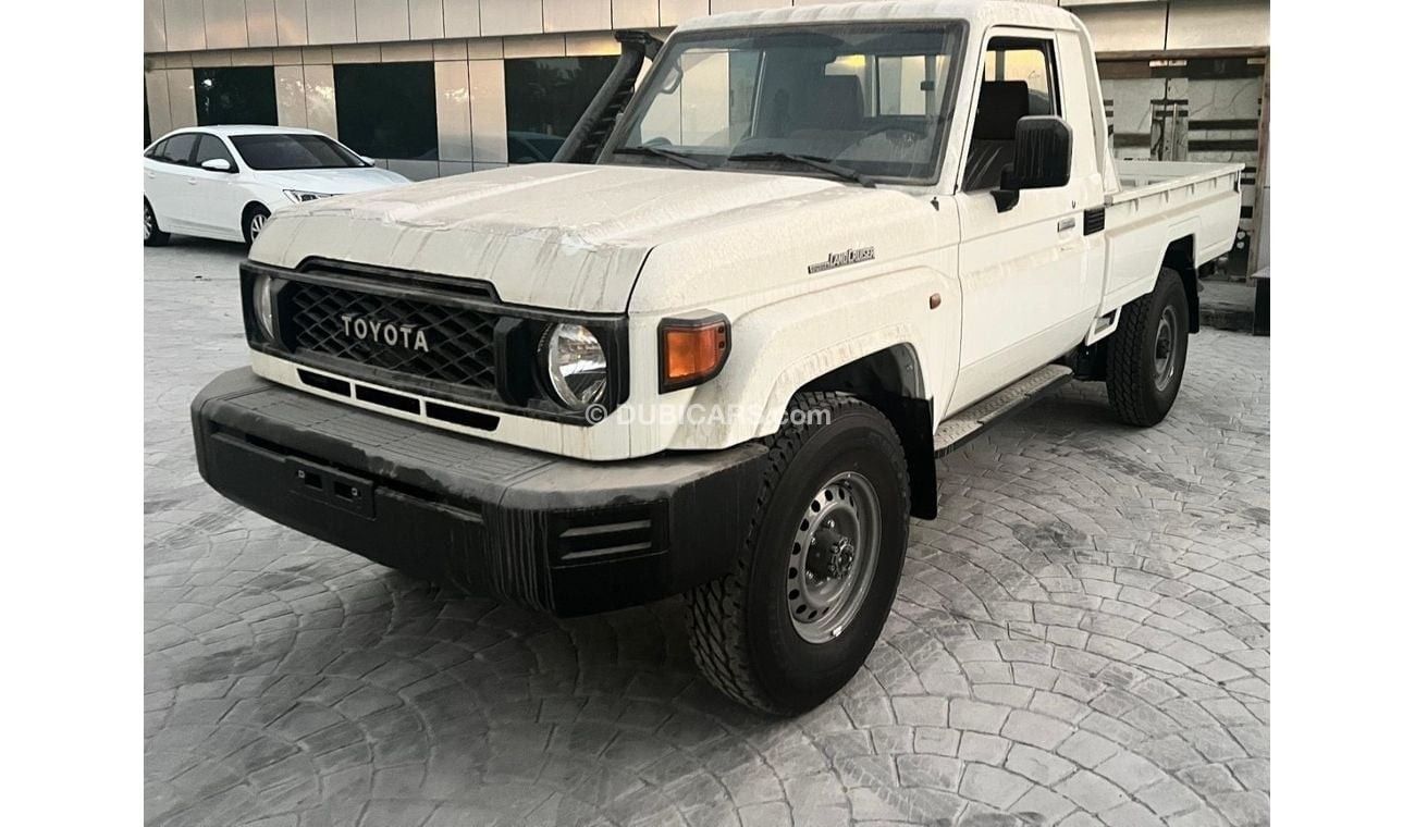 New Toyota Land Cruiser Pick Up SINGLE CABIN 2.8L DIESEL A/T 2024 ...