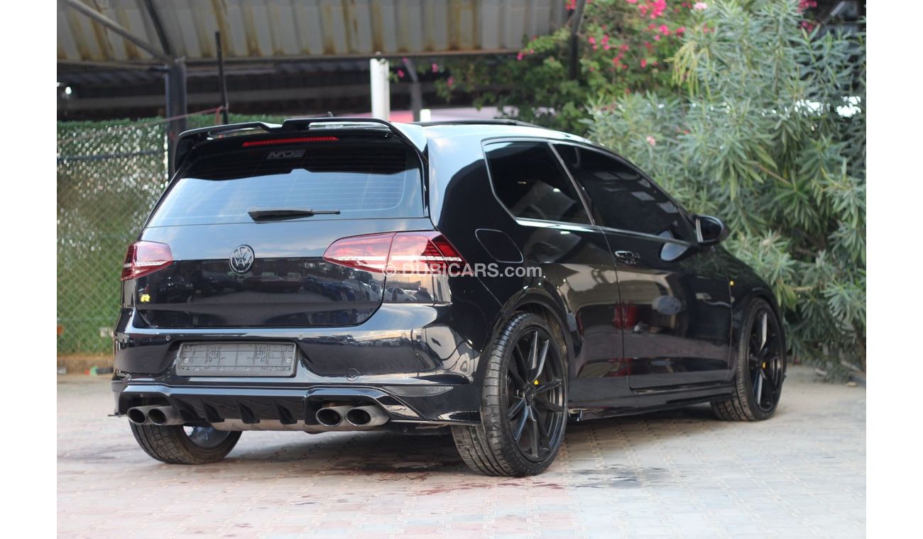 Used Volkswagen Golf R 2016 for sale in Dubai - 697465