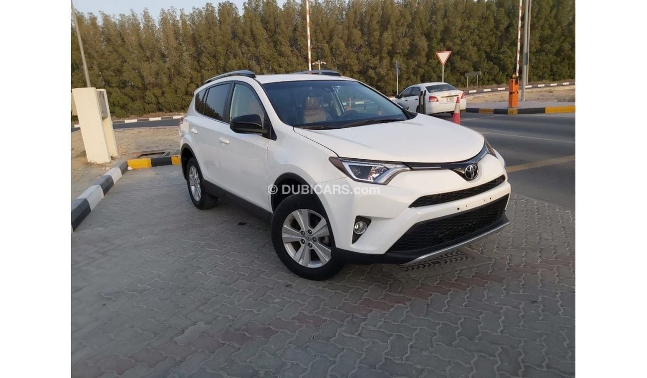 Used Toyota RAV4 LE - Limited Edition 2017 for sale in Dubai - 445058