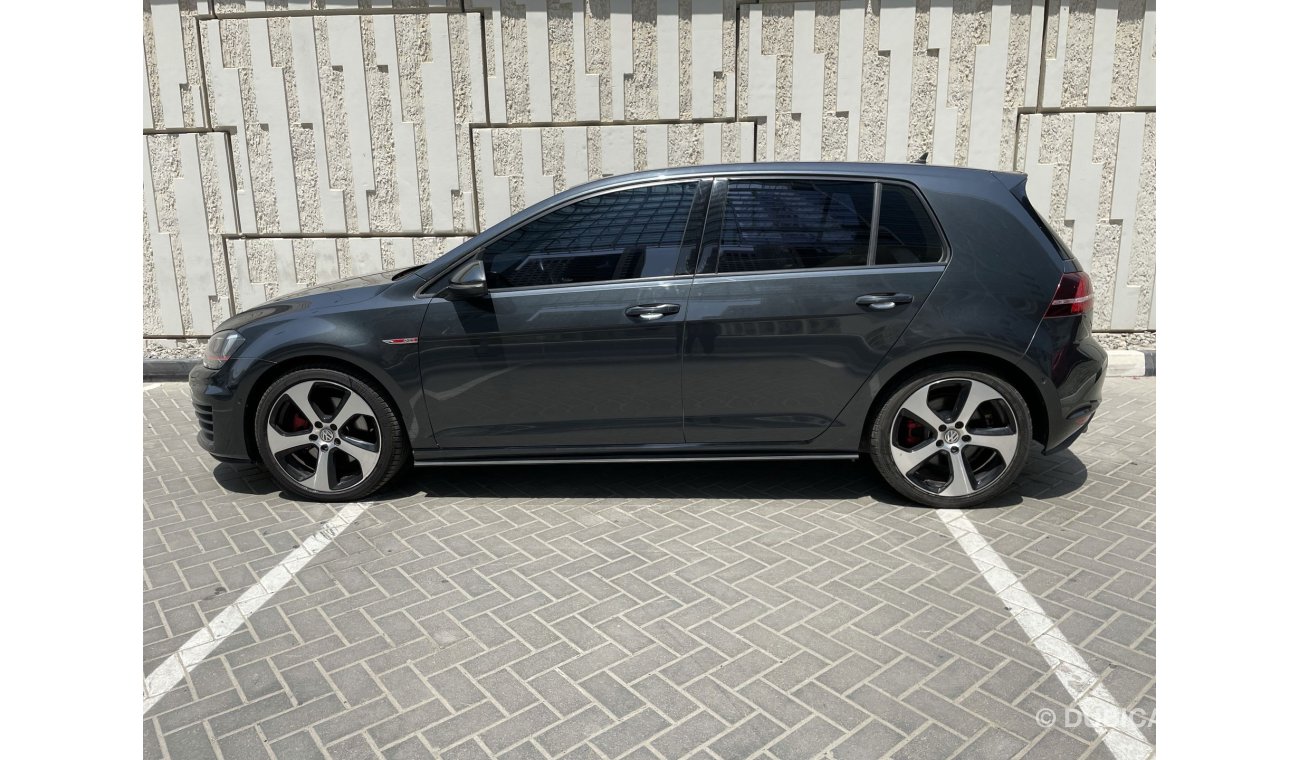 Used Volkswagen Golf 3000 2017 for sale in Dubai - 460905