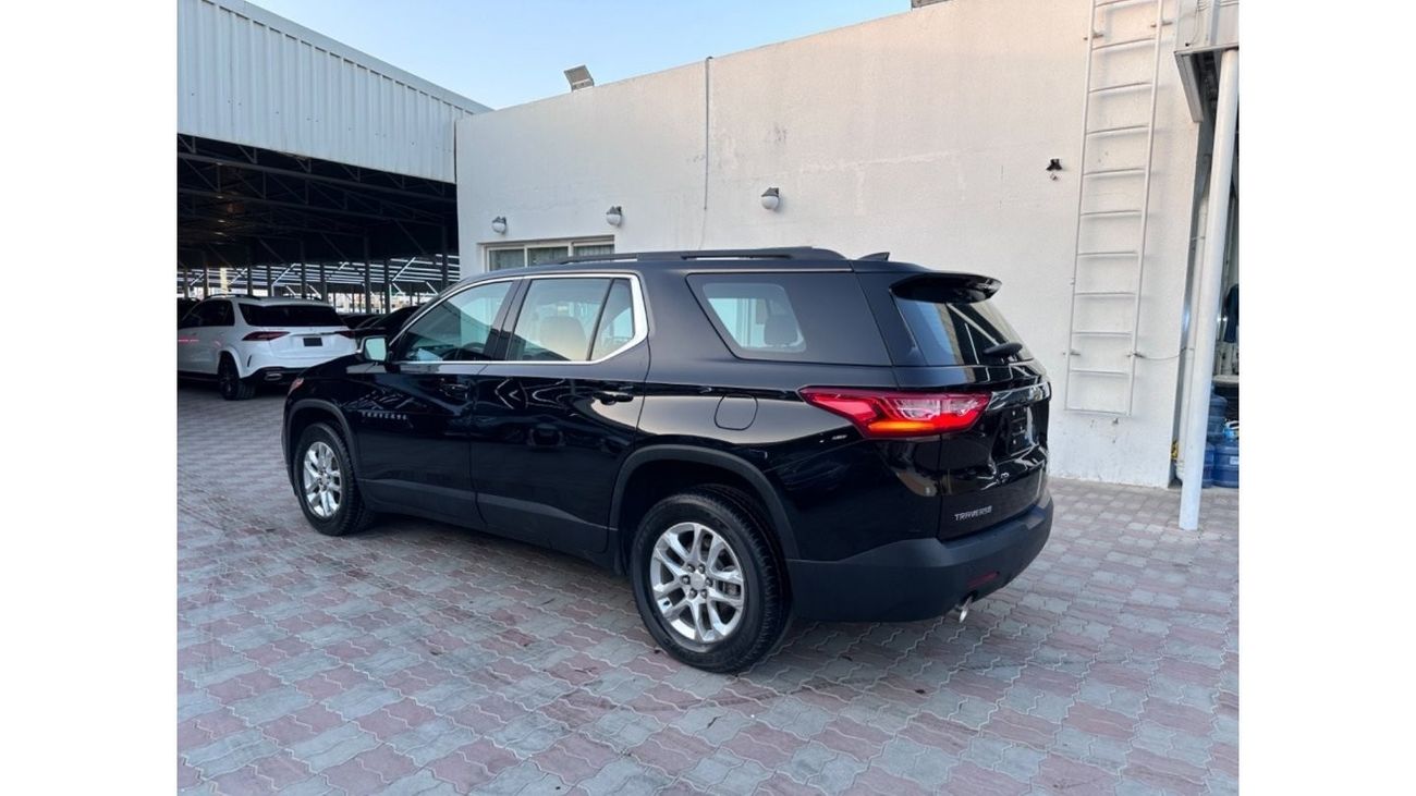 Used Chevrolet Traverse LT 2020 for sale in Dubai - 701945