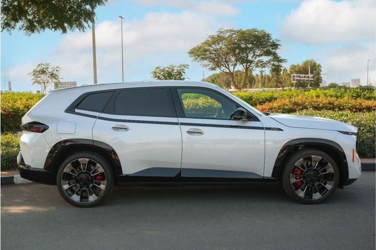 New 2025 BMW XM Hybrid GCC AWD 4.4L White 0Km 2025 for sale in Dubai - 813923