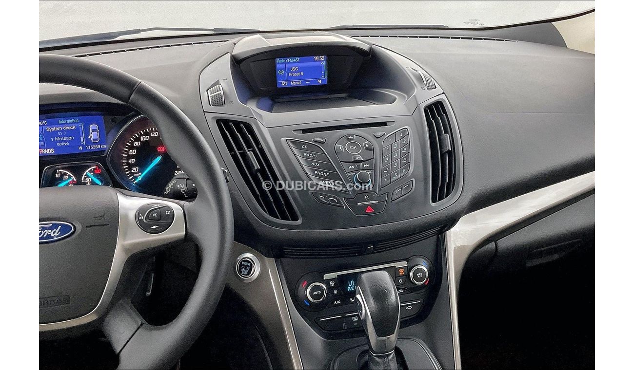 Used Ford Escape SE 2016 for sale in Dubai - 692633