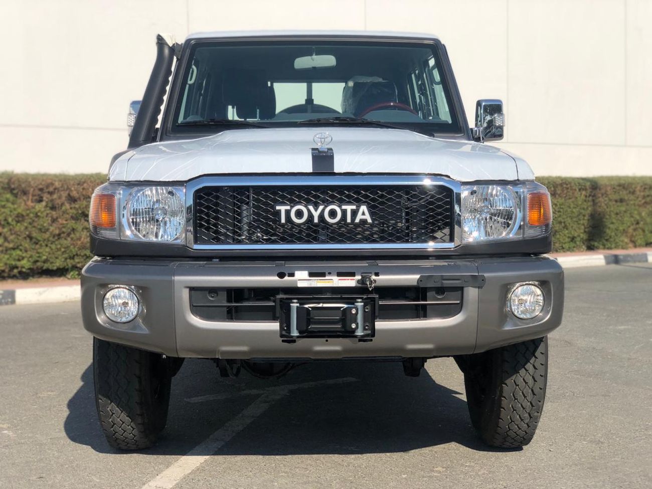 New Toyota Land Cruiser Pick Up Double Cabin V6 4.0L Petrol MT with ...