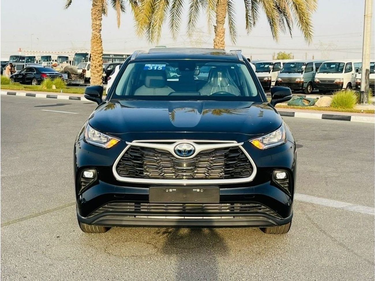 New Toyota Highlander GLE 2.5L HYBRID 2024 for sale in Dubai - 644088