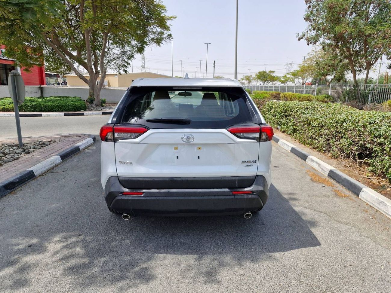 New Toyota RAV4 2.5L (4WD) LE 2025 for sale in Dubai - 889548