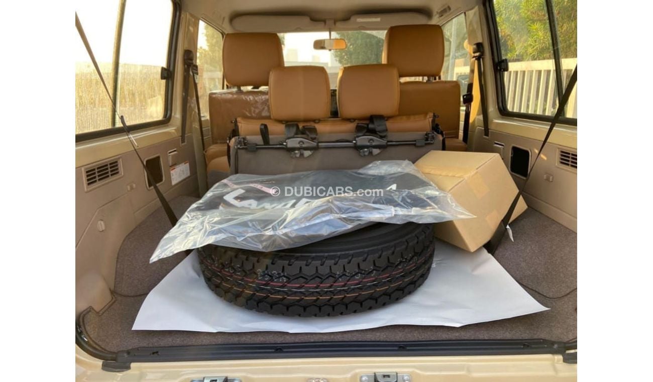 New TOYOTA LAND CRUISER HARD TOP LC71 4.0L M/T 2022 2022 for sale in Dubai - 608384