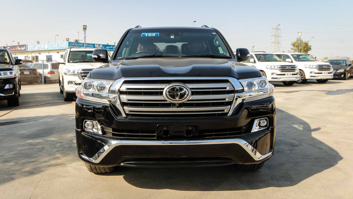 Toyota Land Cruiser ZX V8 for sale. Black, 2017