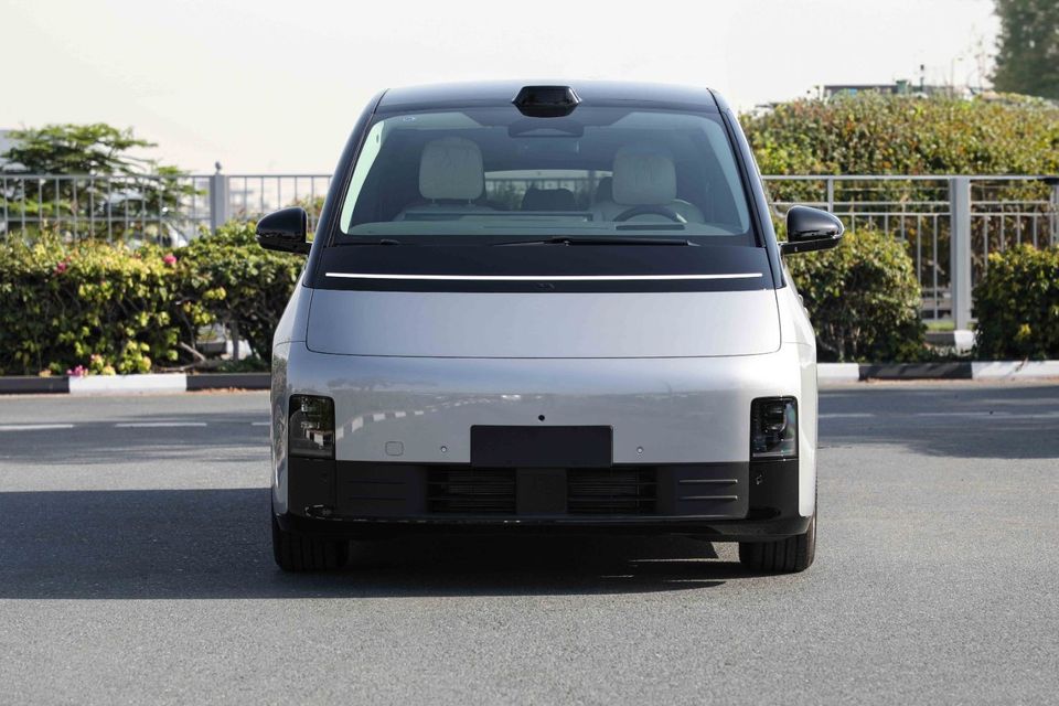 New Li Auto Mega 2024 Lixiang Mega Ultra Version - Silver inside White | Export Only 2024 for ...