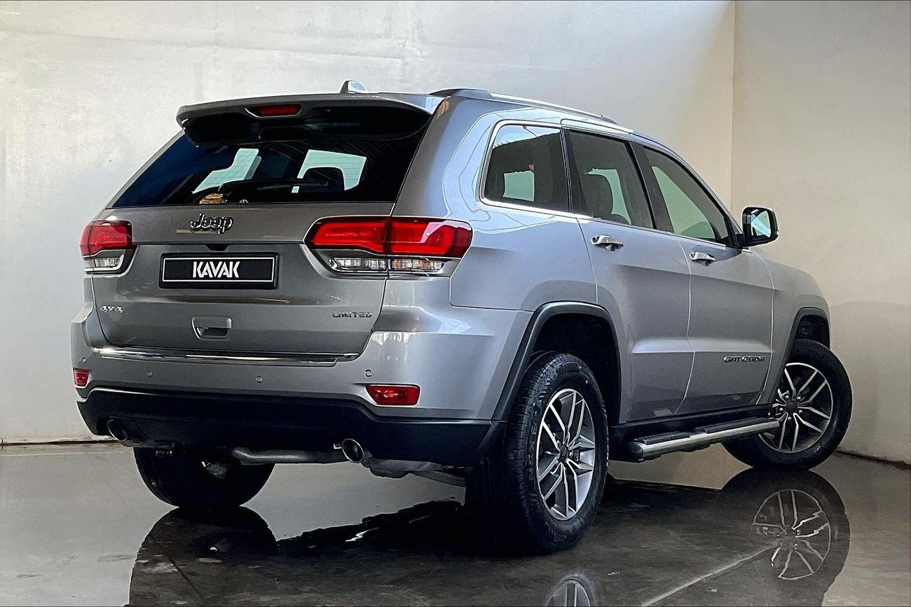 Used Jeep Grand Cherokee Limited 2021 for sale in Dubai - 552626