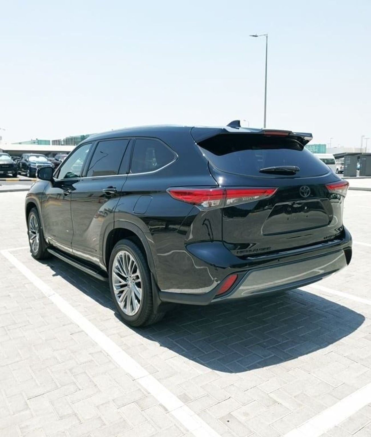 Used Toyota Highlander Limited - 2021 - Black 2021 for sale in Sharjah ...