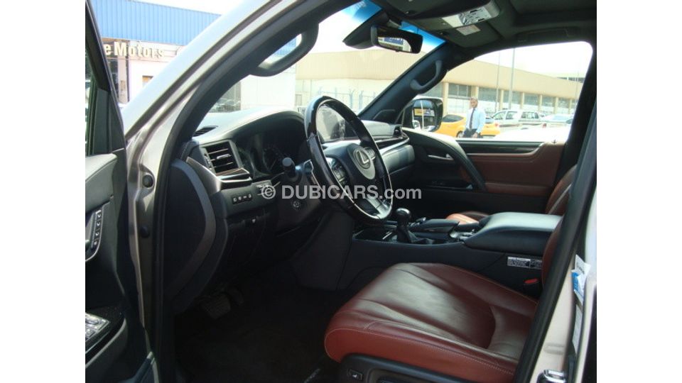 Used Lexus LX 570 TITANIUM 2017 for sale in Dubai - 246994