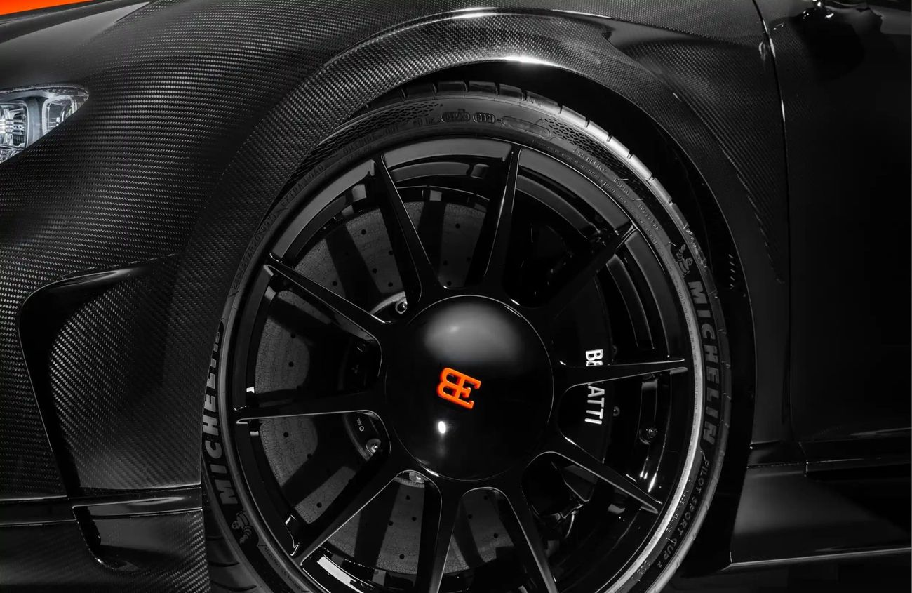 Used Bugatti Chiron 8.0L W16 Quad-Turbocharged Engine 2022 for sale in Dubai - 852337