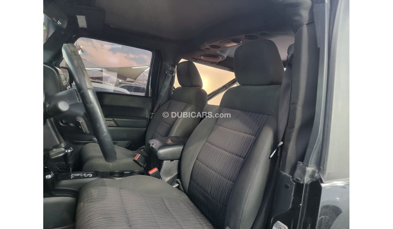 Used Jeep Wrangler Sahara 2012 for sale in Sharjah - 580759