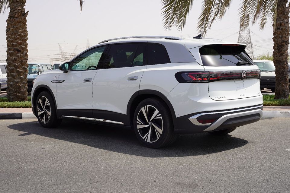 New 2024 VOLKSWAGEN ID.6 Cross Pro 7-Seatres - HUD - open Panorama 0Km 2024 for sale in Dubai ...
