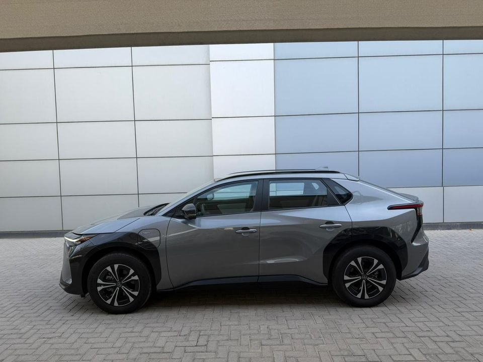 Used Toyota BZ4X, 2024 2024 for sale in Dubai - 945538