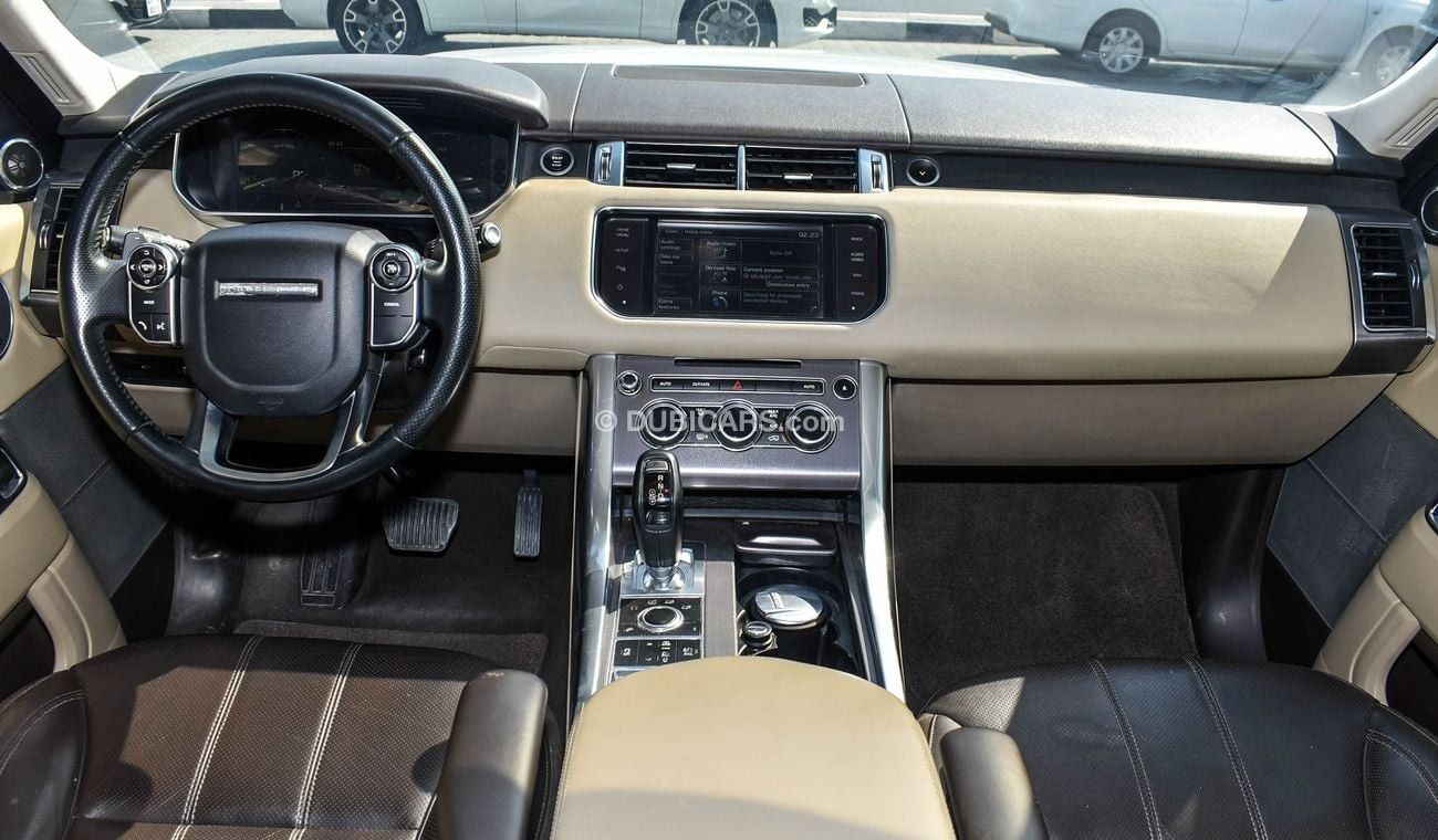 Used Land Rover Range Rover Sport HSE 2015 for sale in Sharjah - 810085