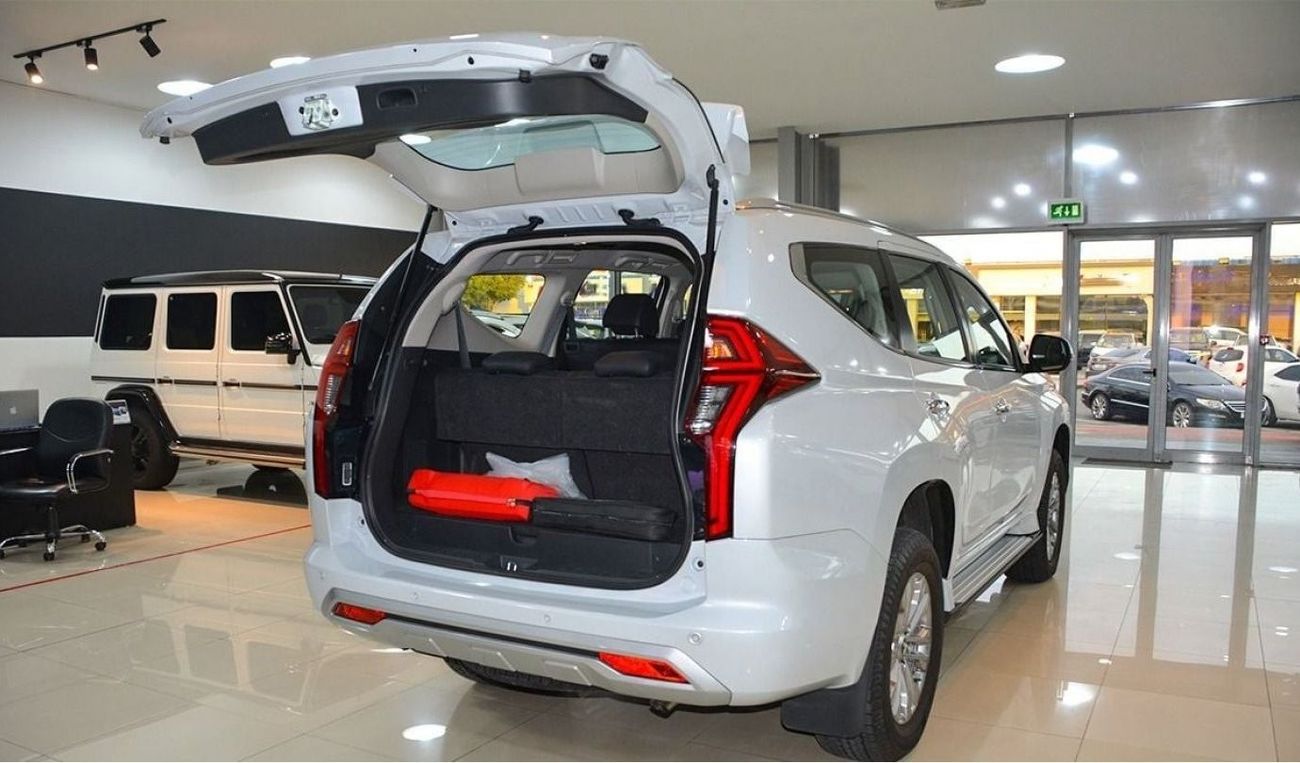 Used Mitsubishi Montero GLS Top FAIRLY USED CAR 2020 for sale in Dubai ...