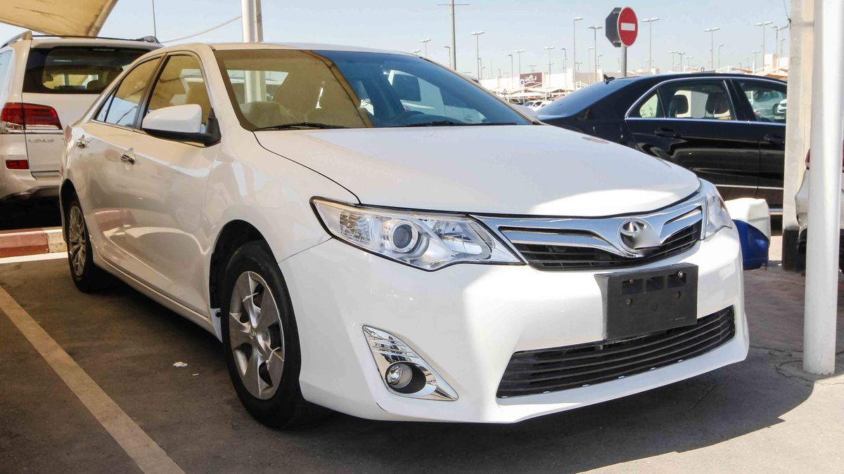 Toyota Camry GL Taxi for sale: AED 20,000. White, 2014