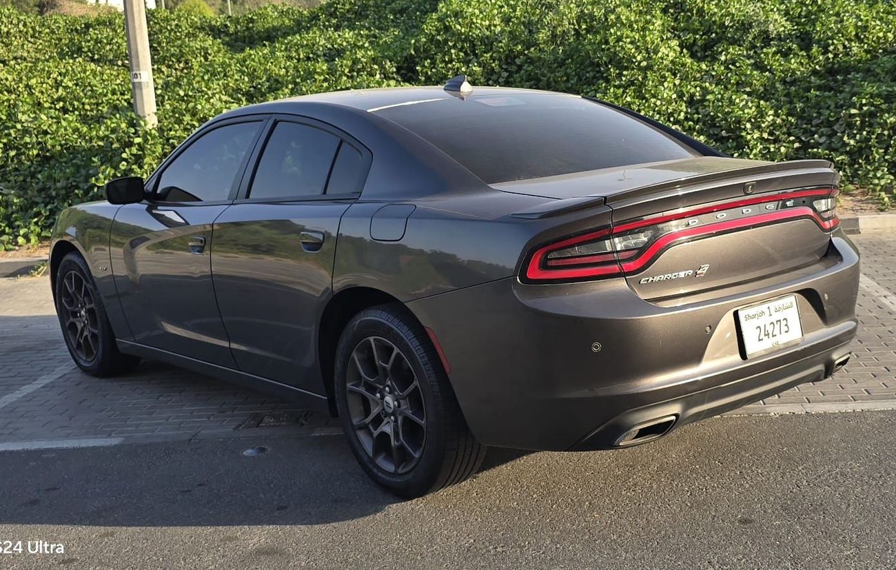Used Dodge Charger SXT MID 2018 for sale in Dubai - 906925