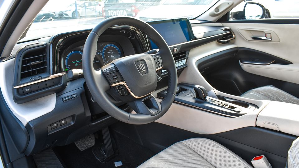 New Toyota Crown 2.5L Hybrid 2023 for sale in Dubai - 654269