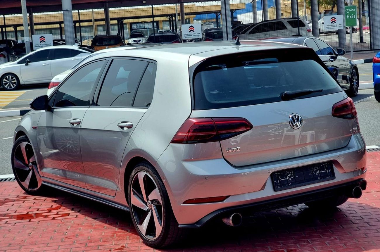 Used Volkswagen Golf GTI P1 2018 GCC 2018 for sale in Dubai - 724938