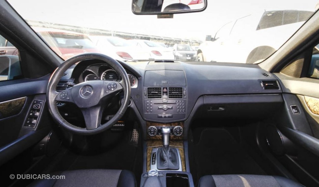 Used Mercedes-Benz C200 2009 for sale in Dubai - 83156