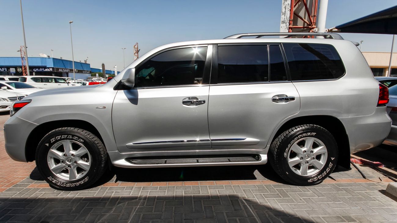 Used Lexus LX570 2008 for sale in Dubai - 5093