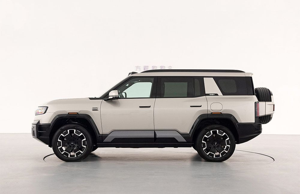 BYD Leopard 8 Smart and Brave Flagship Edition (6 Seats) Price in UAE, Images, Specs & Features