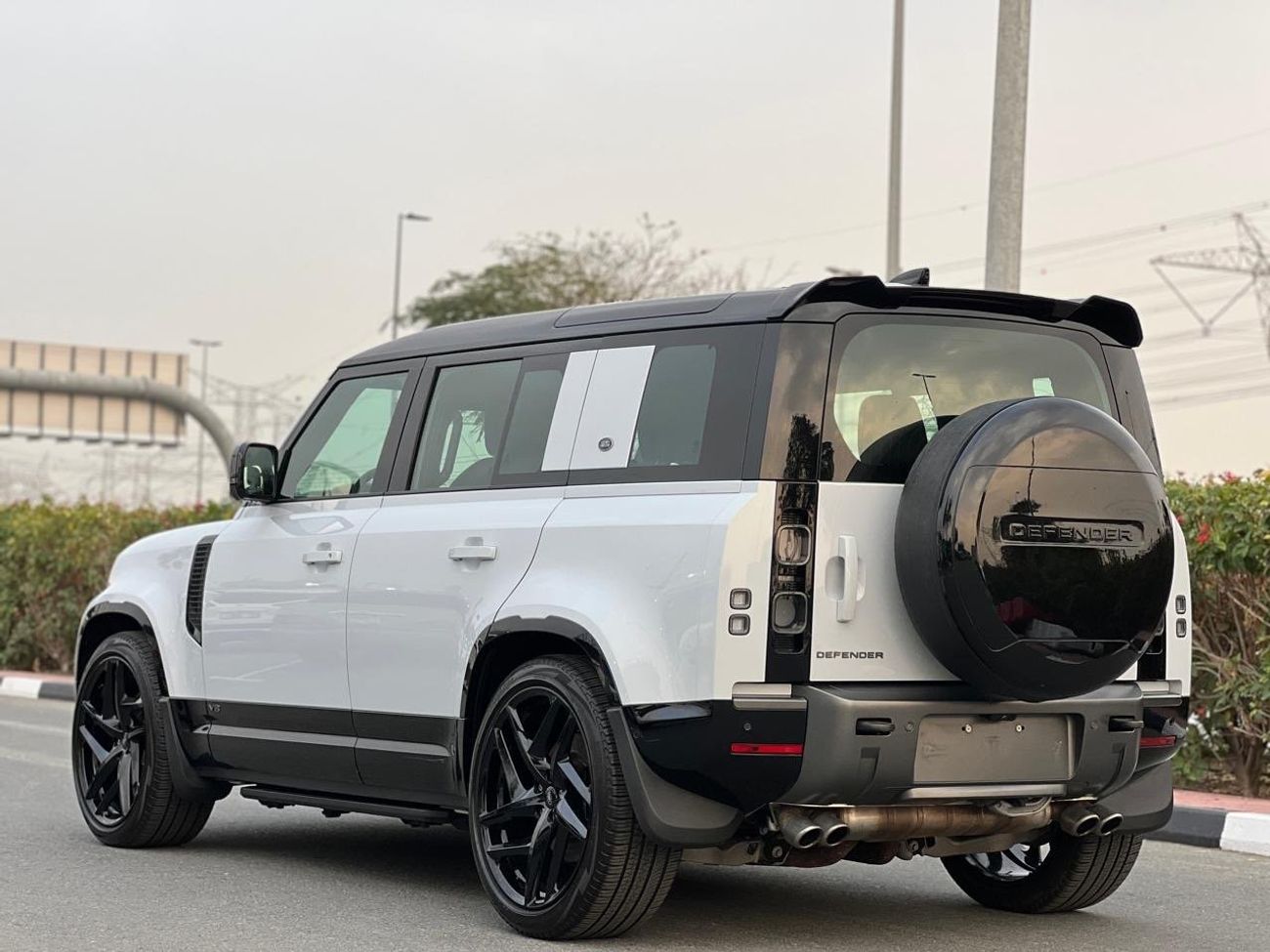 Used Land Rover Defender Edition Gulf 8 cylinder, in agency condition ...