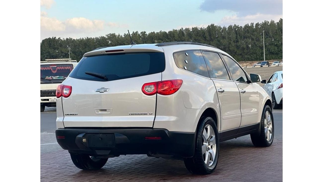 Used Chevrolet Traverse LT 2011 for sale in Dubai - 701459