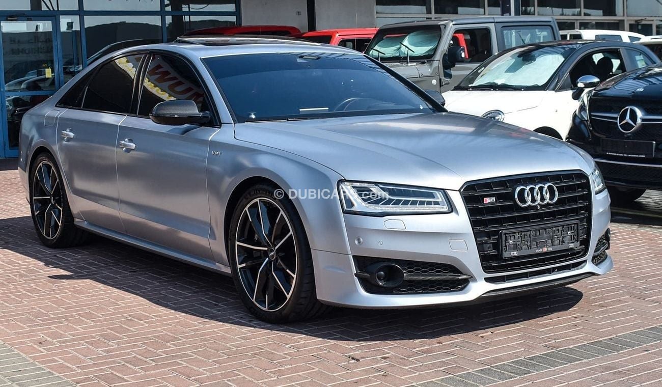 Used Audi S8 2017 for sale in Dubai - 799667