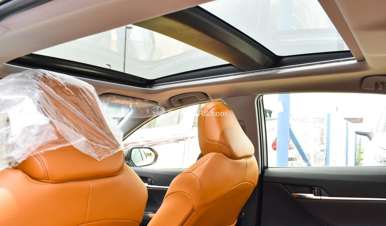 New Toyota Camry Lumiere 2.5L Hybrid 2023 for sale in Dubai - 619369