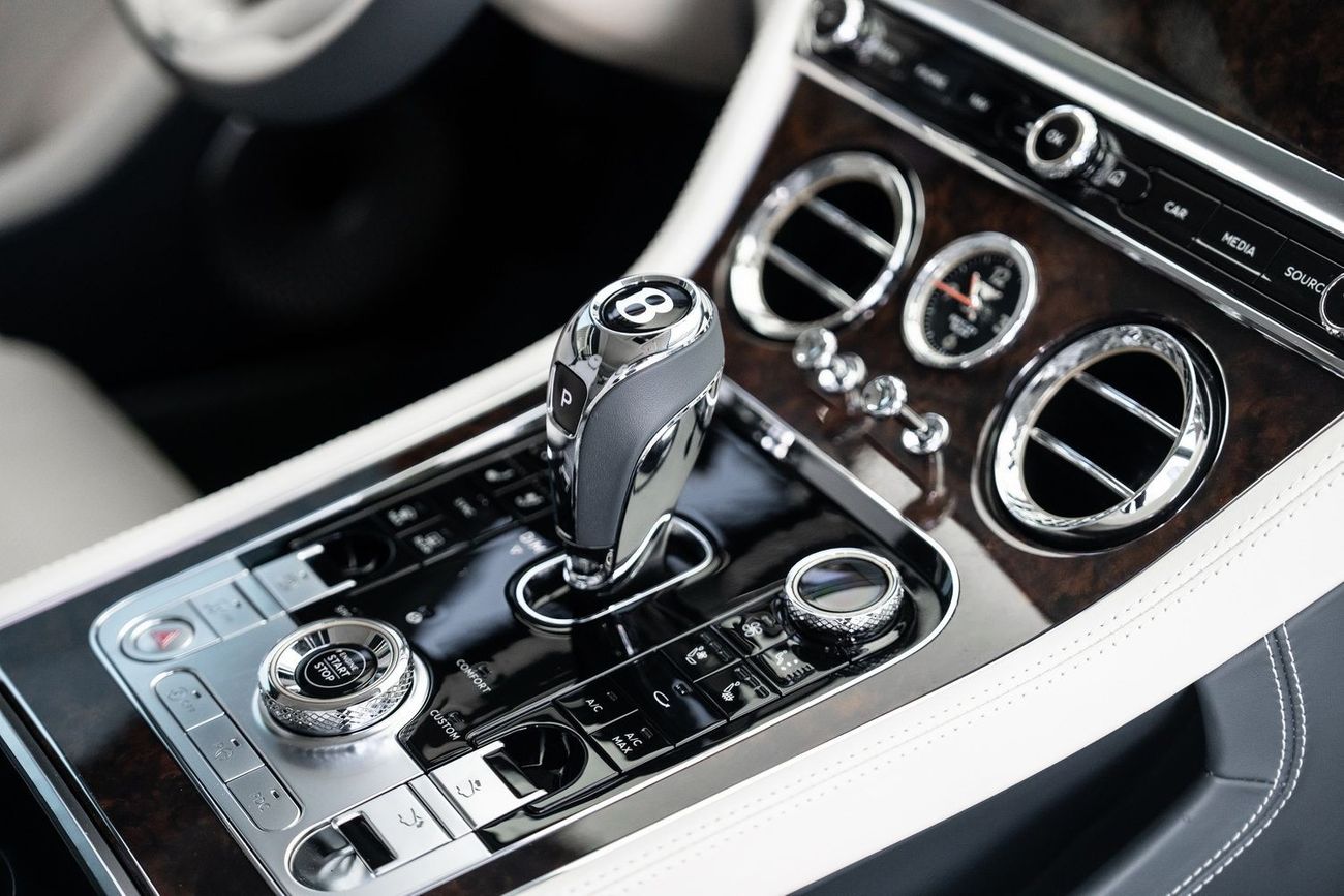 Used Bentley Continental GT 4.0T V8 2021 for sale in Dubai - 812898