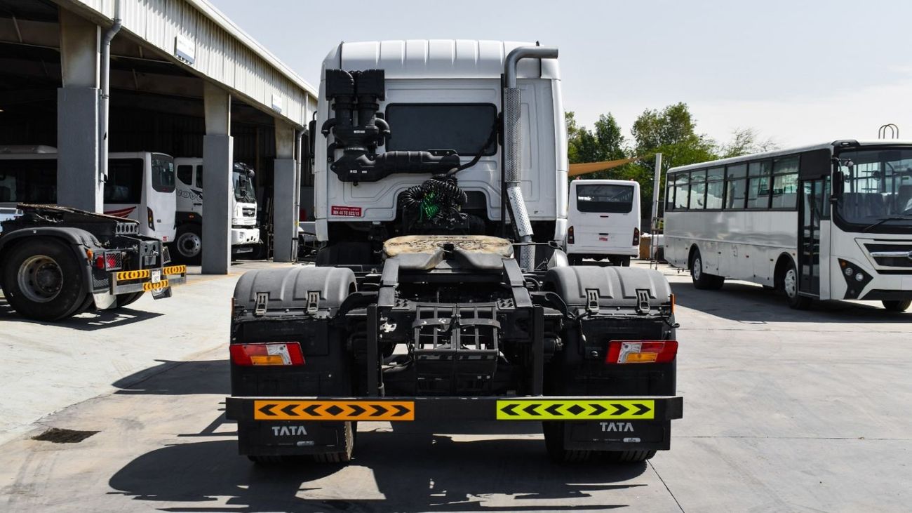 New TATA PRIMA 4X2 Tractor Head 2023 for sale in Dubai - 723678