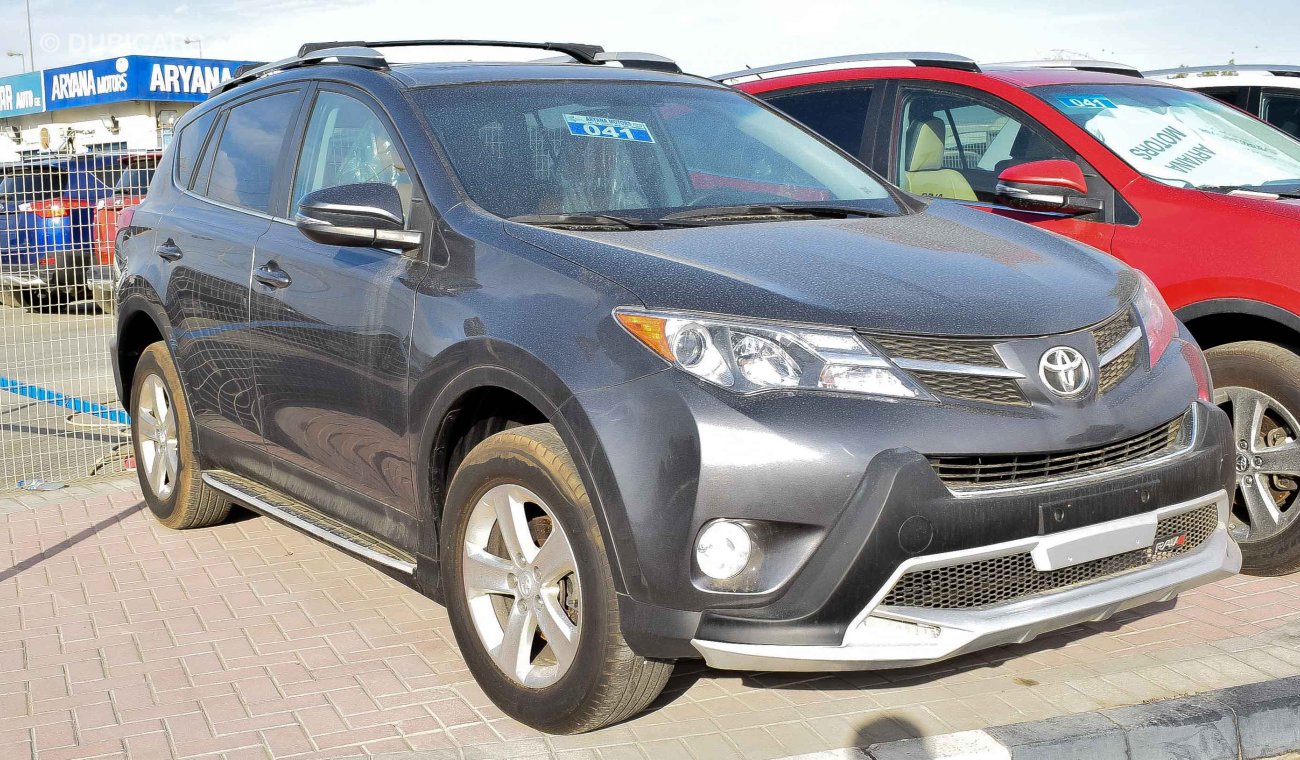 Used Toyota RAV4 XLE AWD 2015 for sale in Dubai - 212851