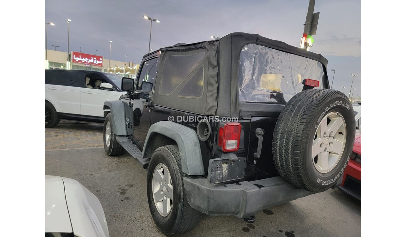 Used Jeep Wrangler Sahara 2012 for sale in Sharjah - 580759