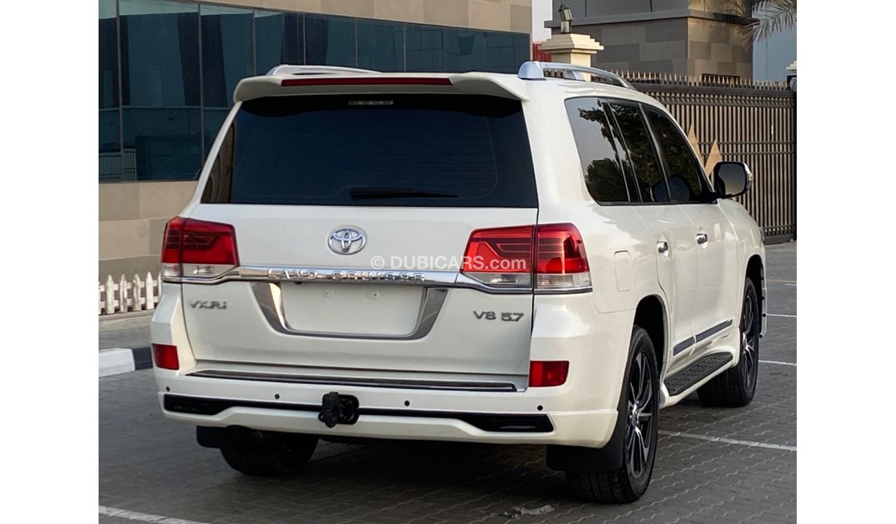 Used Toyota Land Cruiser 2011 for sale in Dubai - 628687