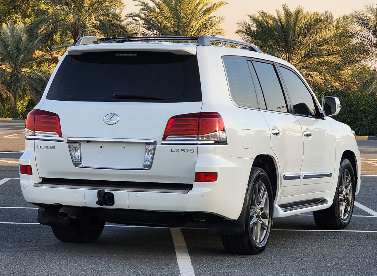 Used Lexus LX 570 GCC 2014 for sale in Sharjah - 708428