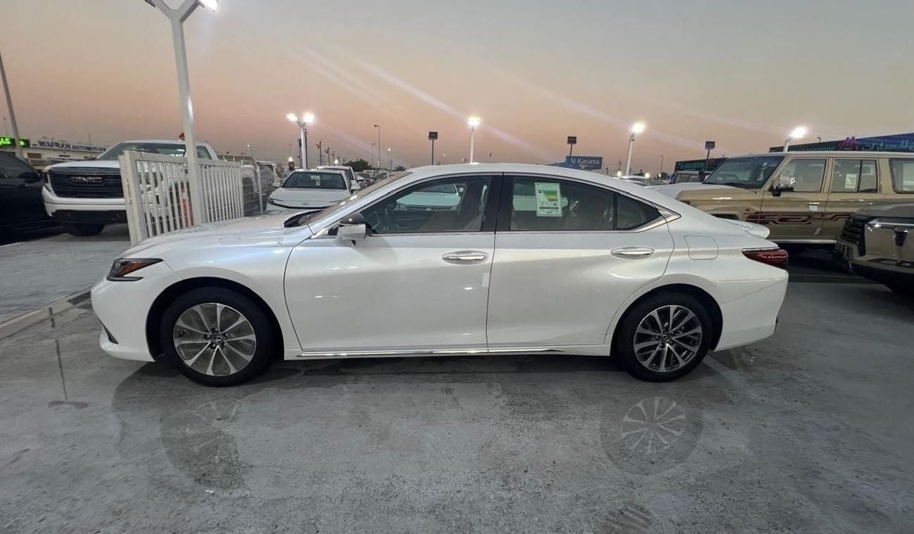 New Lexus ES300h 2.5L 2024 2024 for sale in Dubai - 799733