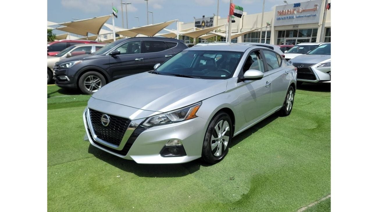 Used 2019 Nissan Altima, Clean car 2019 for sale in Dubai - 729477