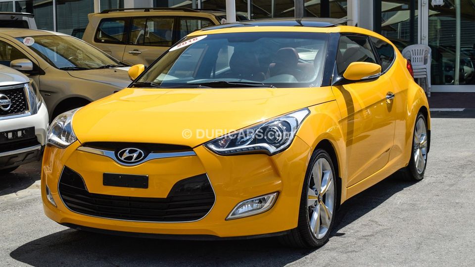 Hyundai Veloster for sale: AED 33,000. Yellow, 2016