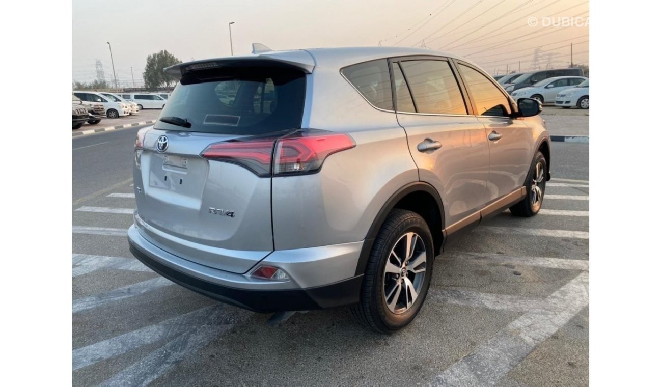 Used 2018 Toyota Rav4 2018 for sale in Dubai - 458093